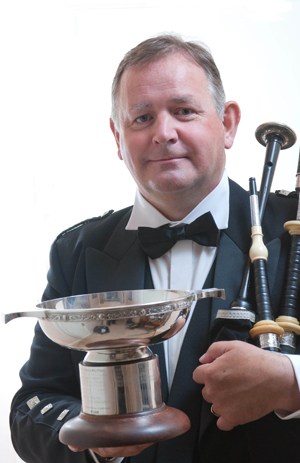 Roddy MacLeod wins 2014 MacDonald Quaich – pipes|drums