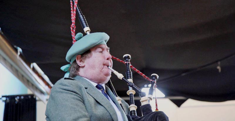 Fred Morrison wins the hale lot at Airth – pipes|drums