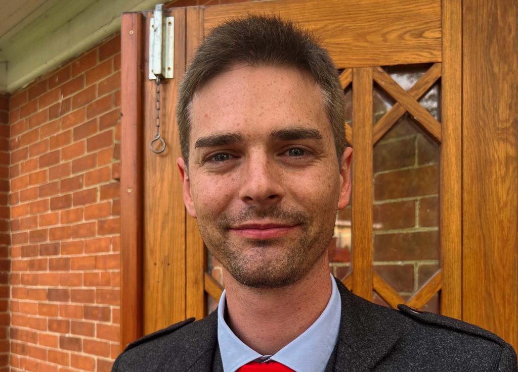 Daniel Carr wins Piobaireachd Society Gold Medal (Canada); Bar goes to ...