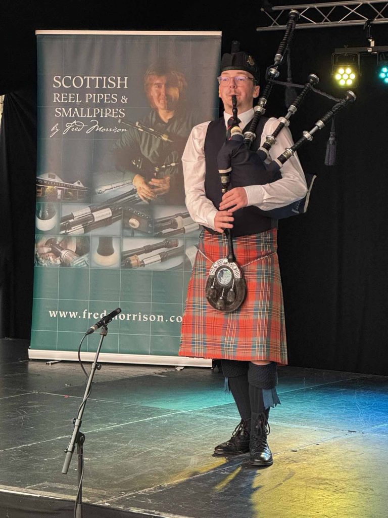 MacKenzie Fraser takes first Pipe Idol heat at Piping Live! – pipes|drums