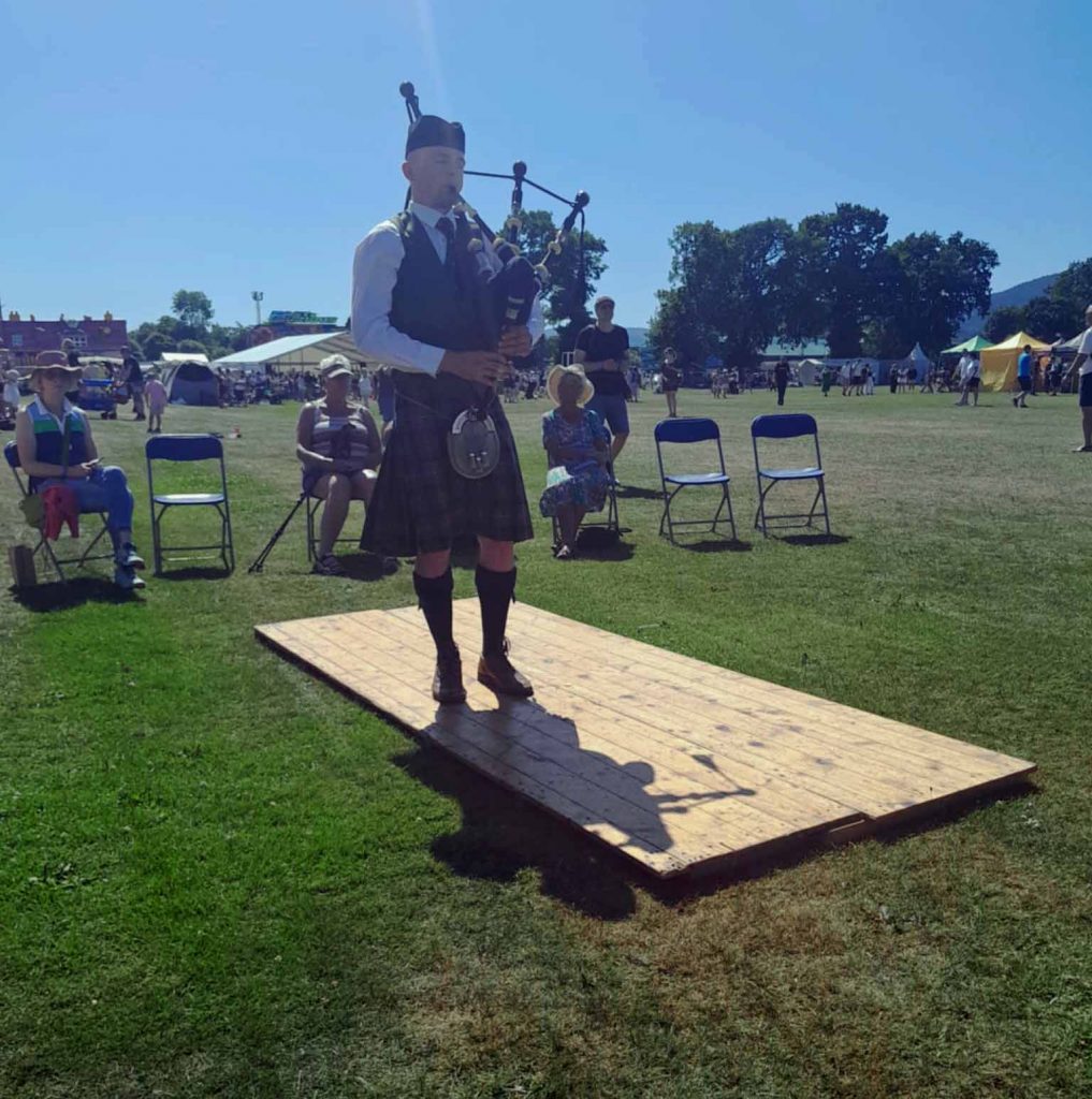 Angus MacPhee red hot at sweltering Inverness – pipes|drums